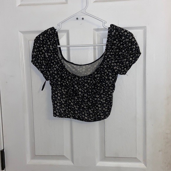 SHEIN | Tops | Shein Black And White Flower Top | Poshmark